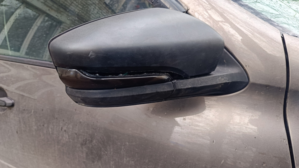 Поворотники в зеркала — Lada Гранта Лифтбек (1G), 1,6 л, 2018 года ...