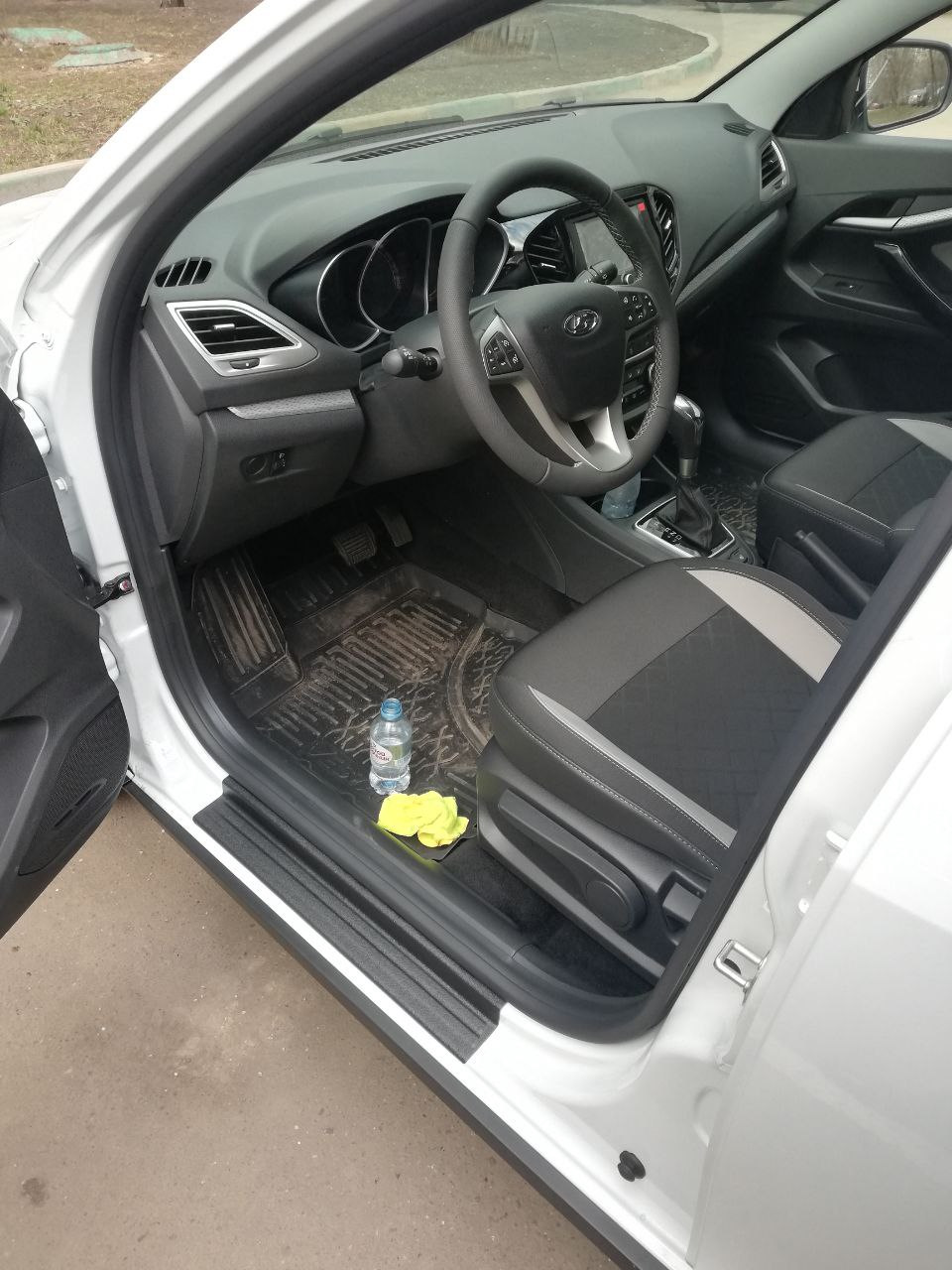 Установка защиты порогов — Lada Vesta SW Cross (1G), 1,6 л, 2020 года ...