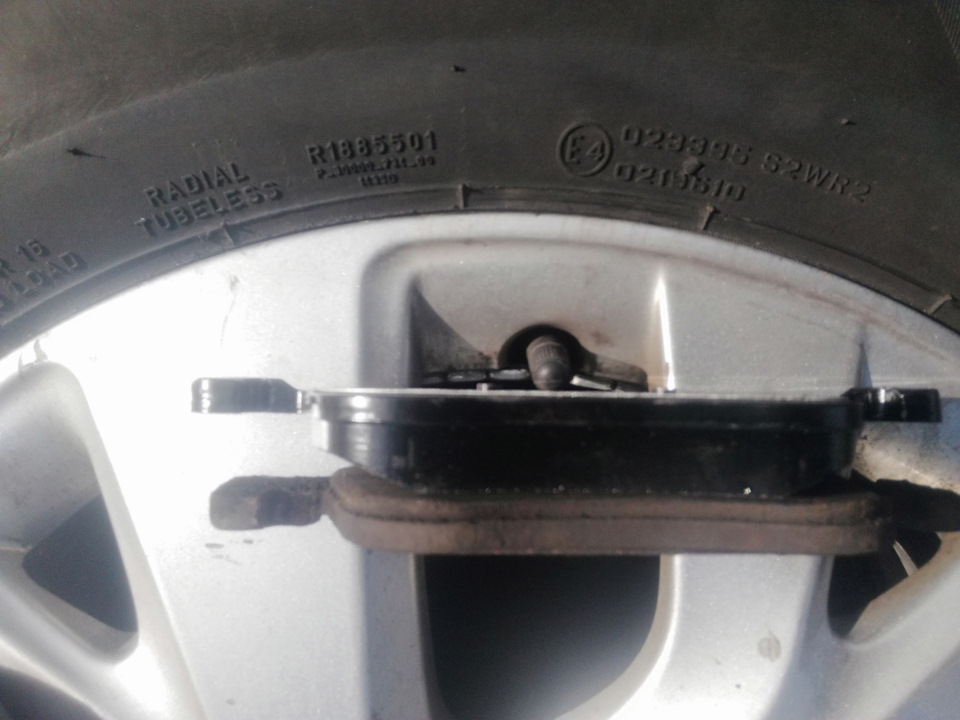 Замена тормозных колодок — Citroen C4 Picasso (2G), 1,6 л, 2015 года ...