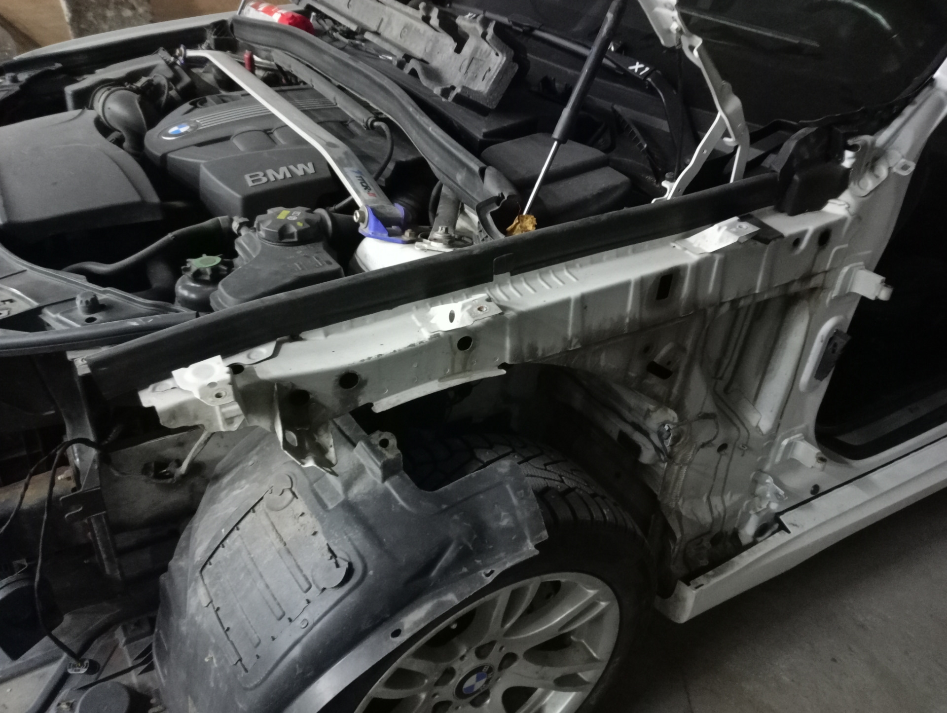 Покраска передка, бампер, крыло левое, капот, дверь левая. — BMW X1 ...