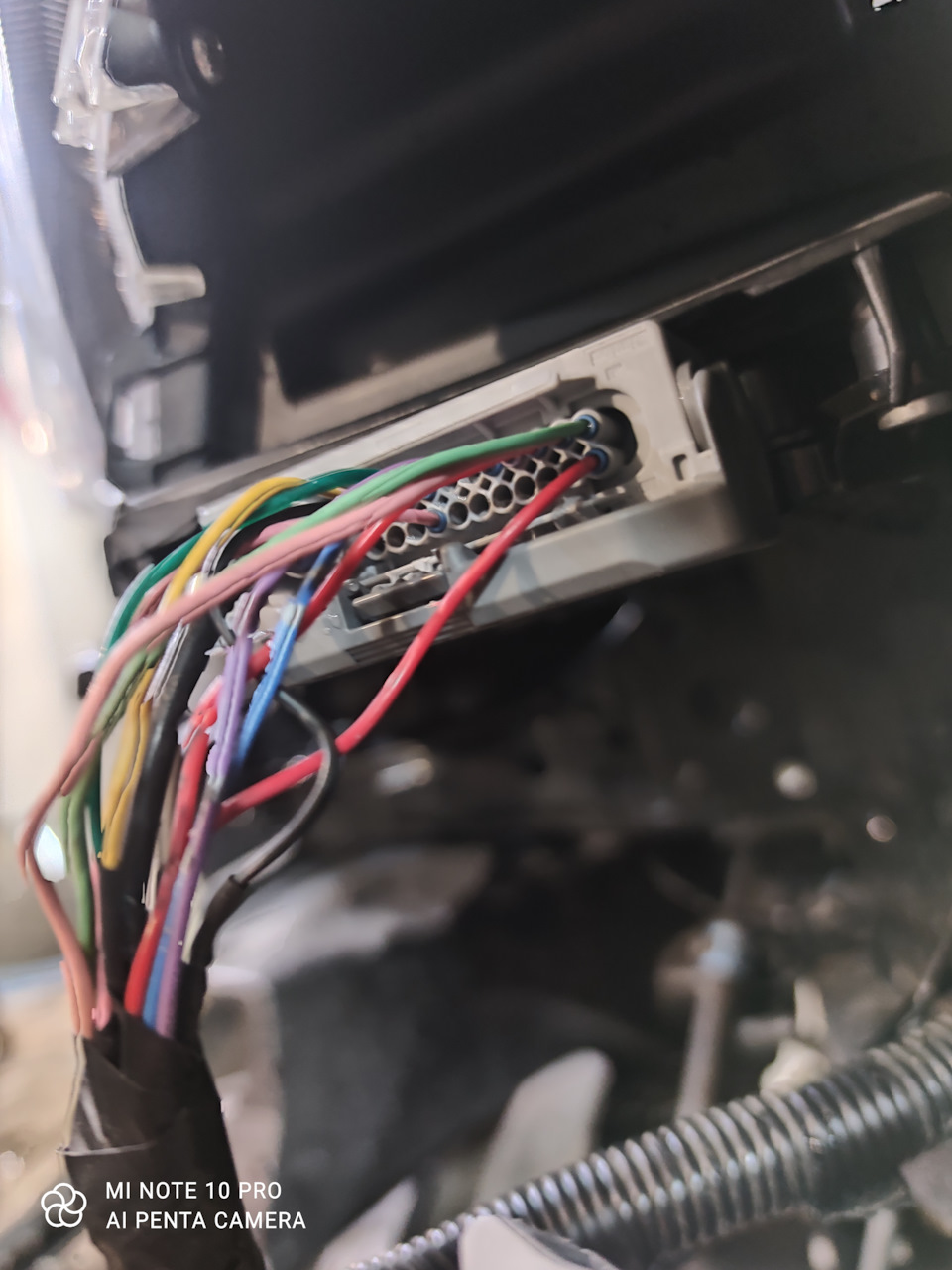 Замена галогенных фар на оригинальный LED — Toyota Land Cruiser Prado ...