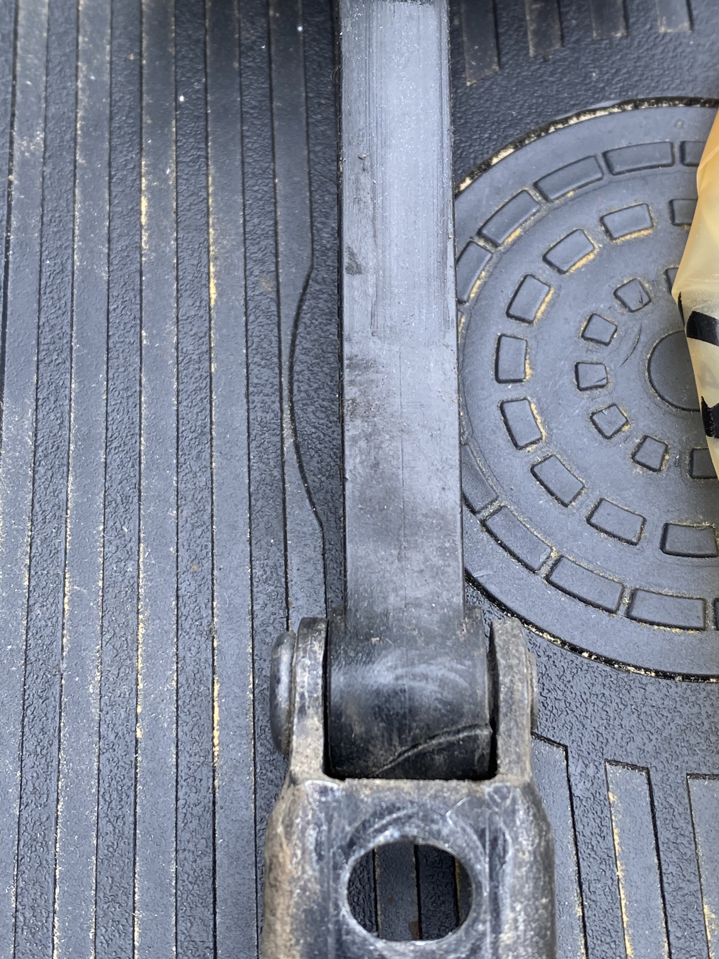 Ограничитель водительской двери 41513453230 — замена — BMW X3 (E83), 3 ...