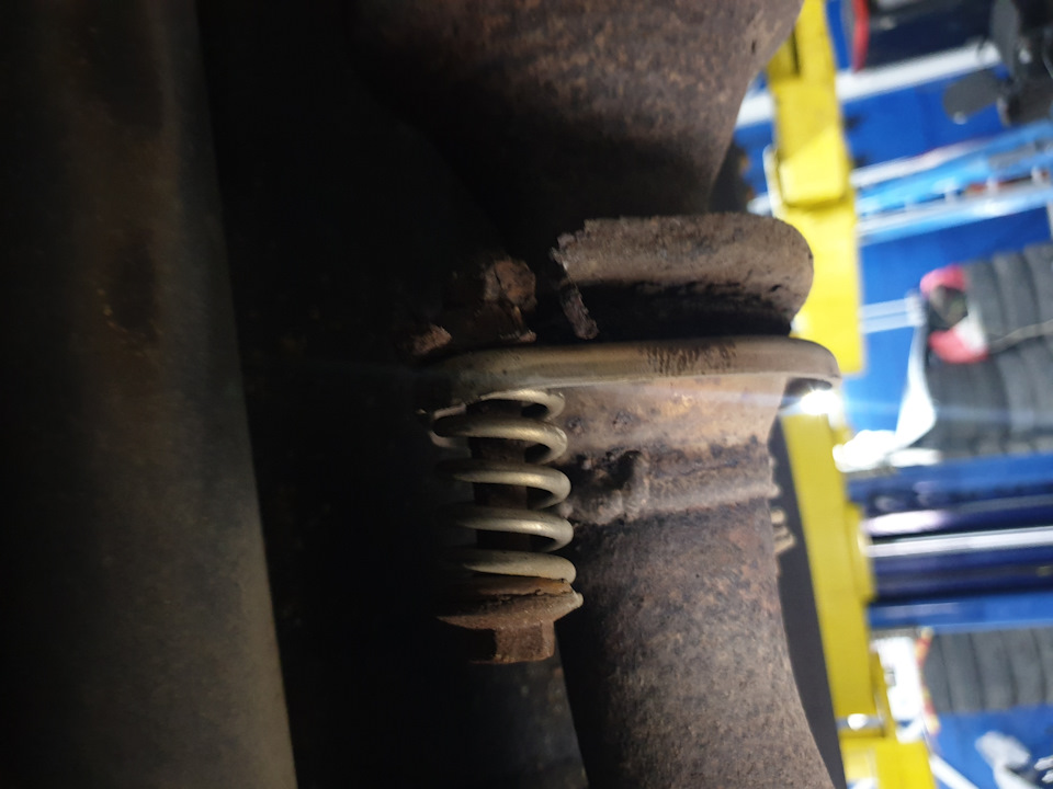 Фланец окончательно сдался — Nissan Qashqai (1G), 2 л, 2010 года ...