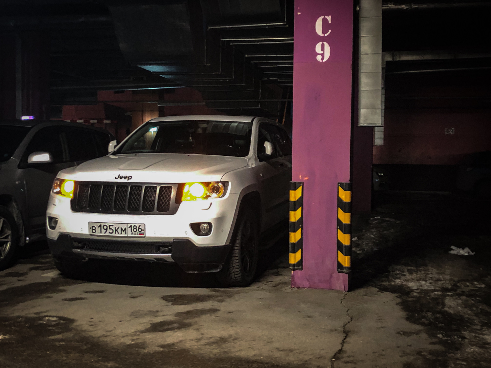Уехал в Тюмень к новому хозяину — Jeep Grand Cherokee (WK2), 3 л, 2012 ...