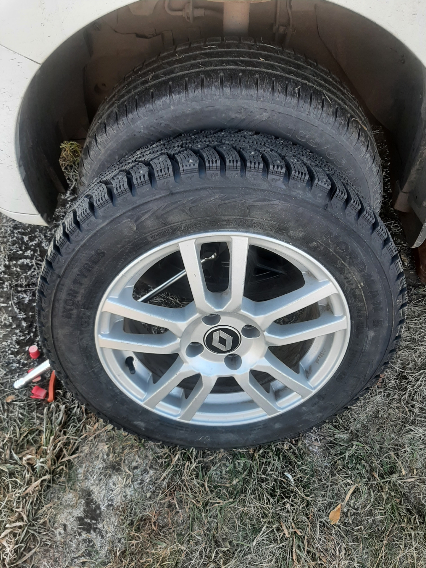 Новая зимняя резина Ikon Tyres Ikon Nordman 5 XL 185/65 R15 92 T ...