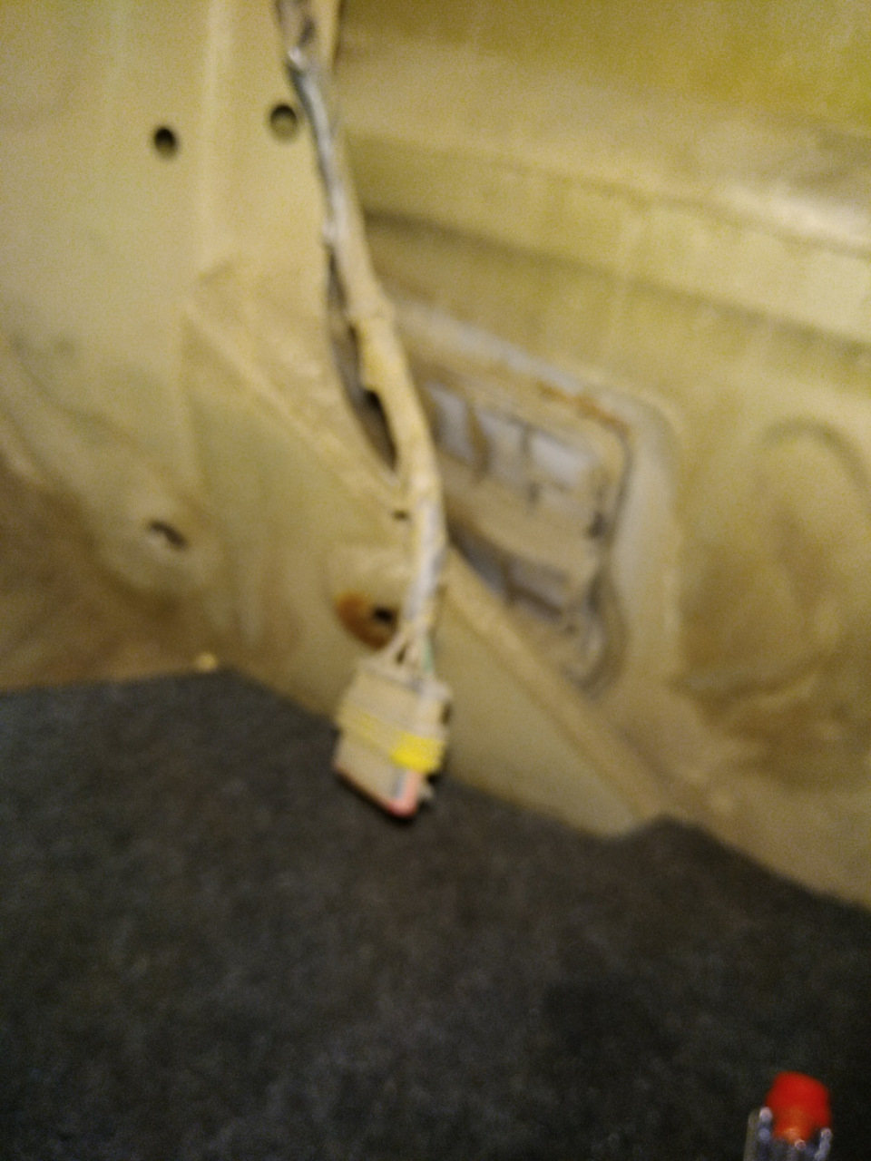 Кто знает для чего эта фишка? — Nissan Primera (P12), 2 л, 2003 года ...
