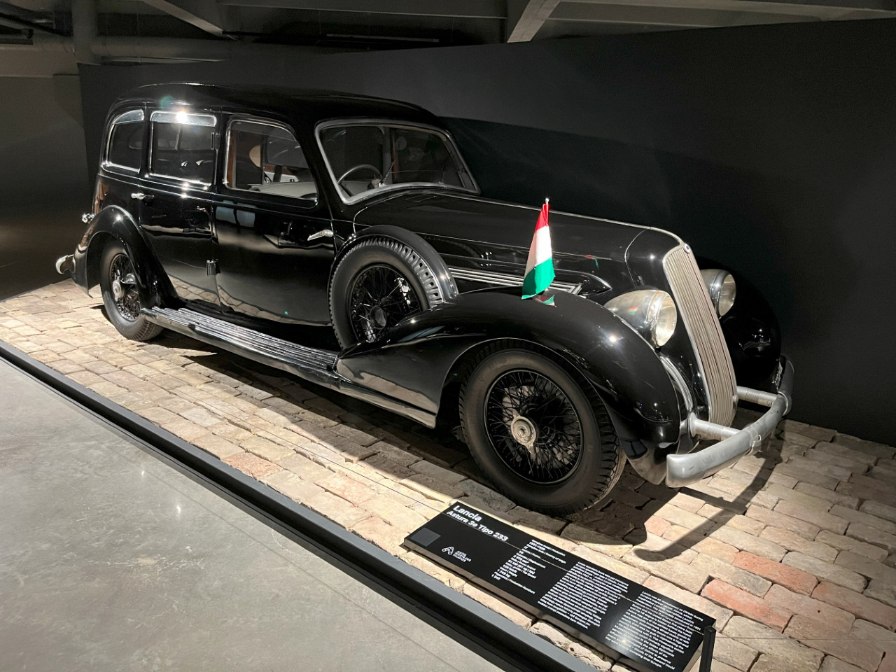 Automuziejus Vilnius — Часть 4. FIAT, Fisker, Ford, ГАЗ, Graham ...