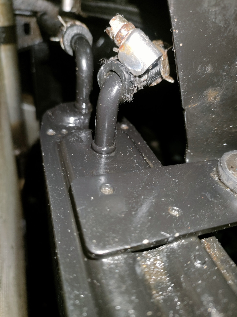 Потек радиатор вариатора — Mitsubishi Outlander (3G), 2,4 л, 2015 года ...