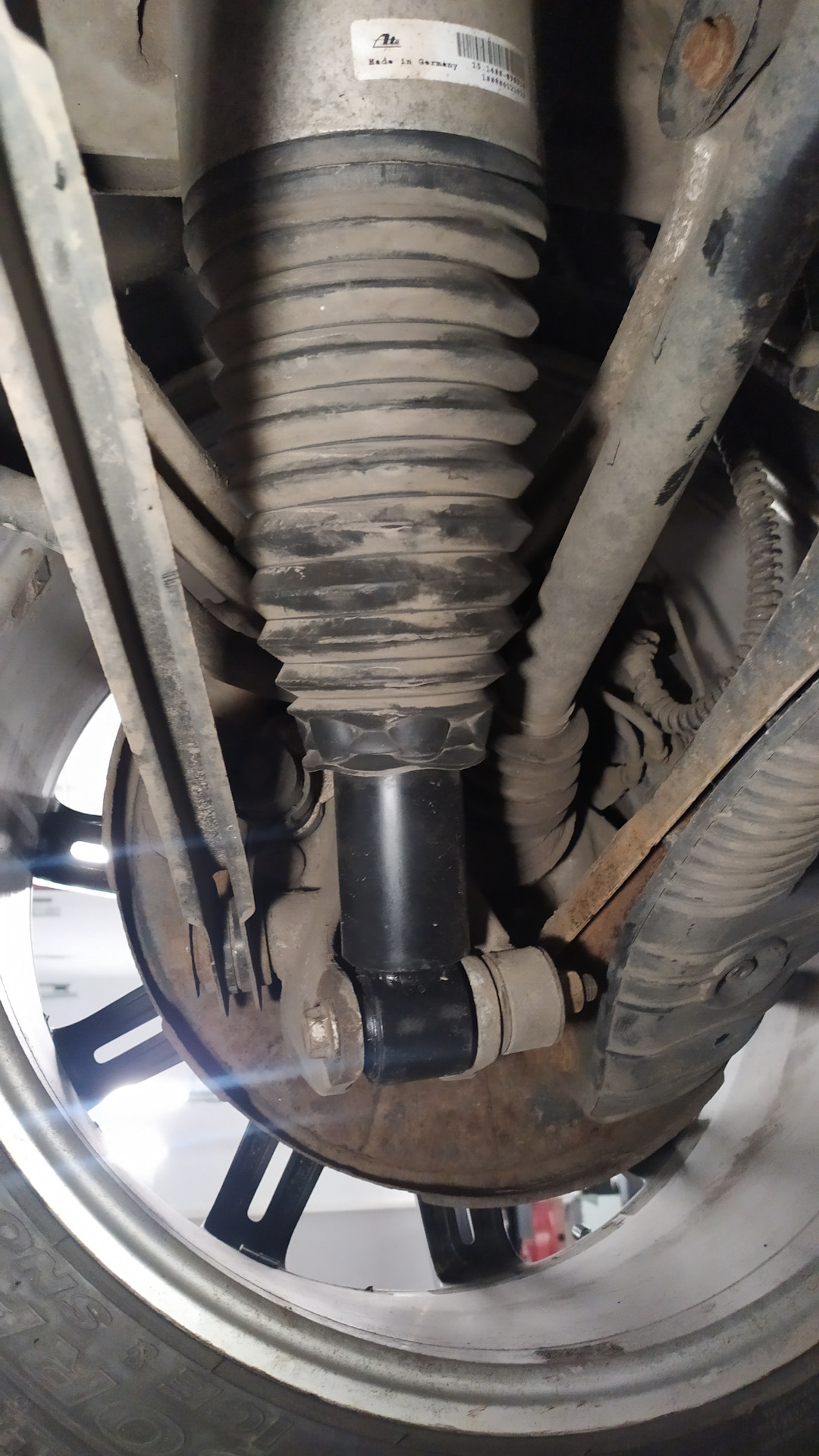 Амортизаторы — Porsche Cayenne (2G) 958, 3 л, 2011 года | запчасти | DRIVE2