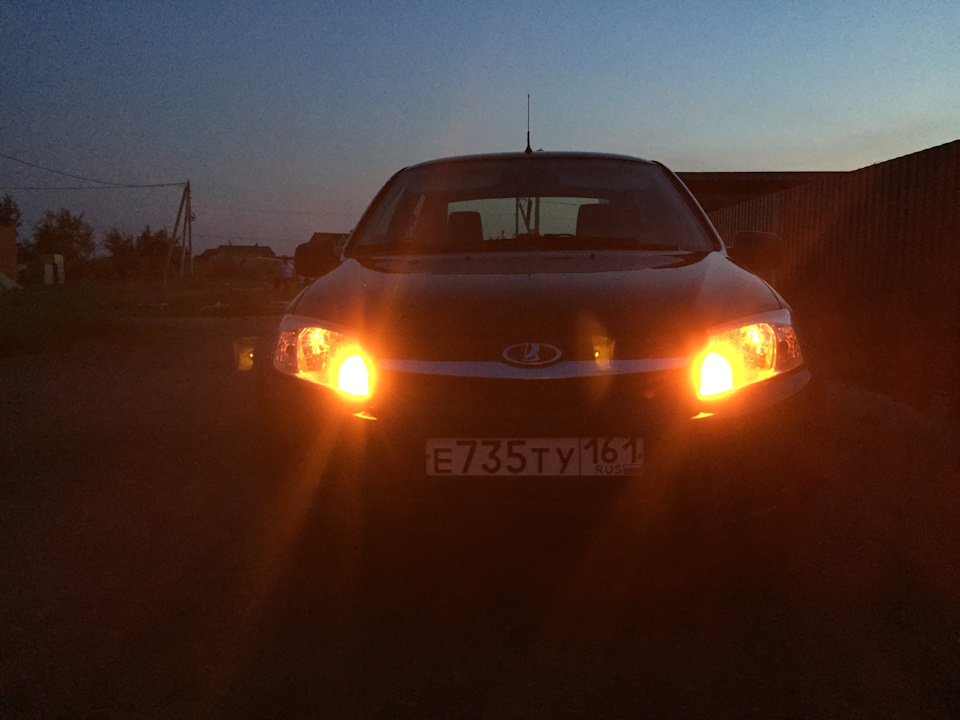 Оранжевые ДХО — Lada Гранта (1G), 1,6 л, 2012 года | стайлинг | DRIVE2