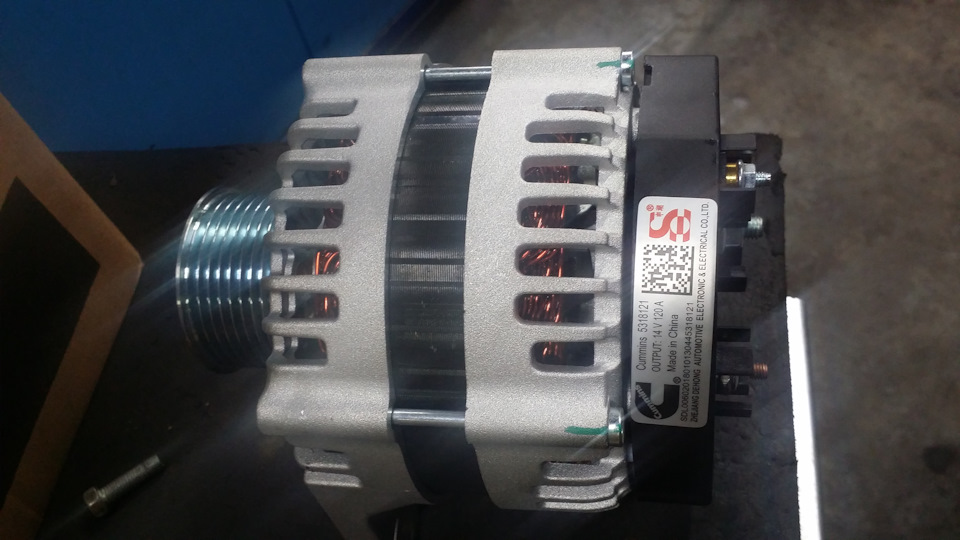 5318121 Генератор 12V 120A дв. Cummins 2.8 (контакты-болты) DCEC ...