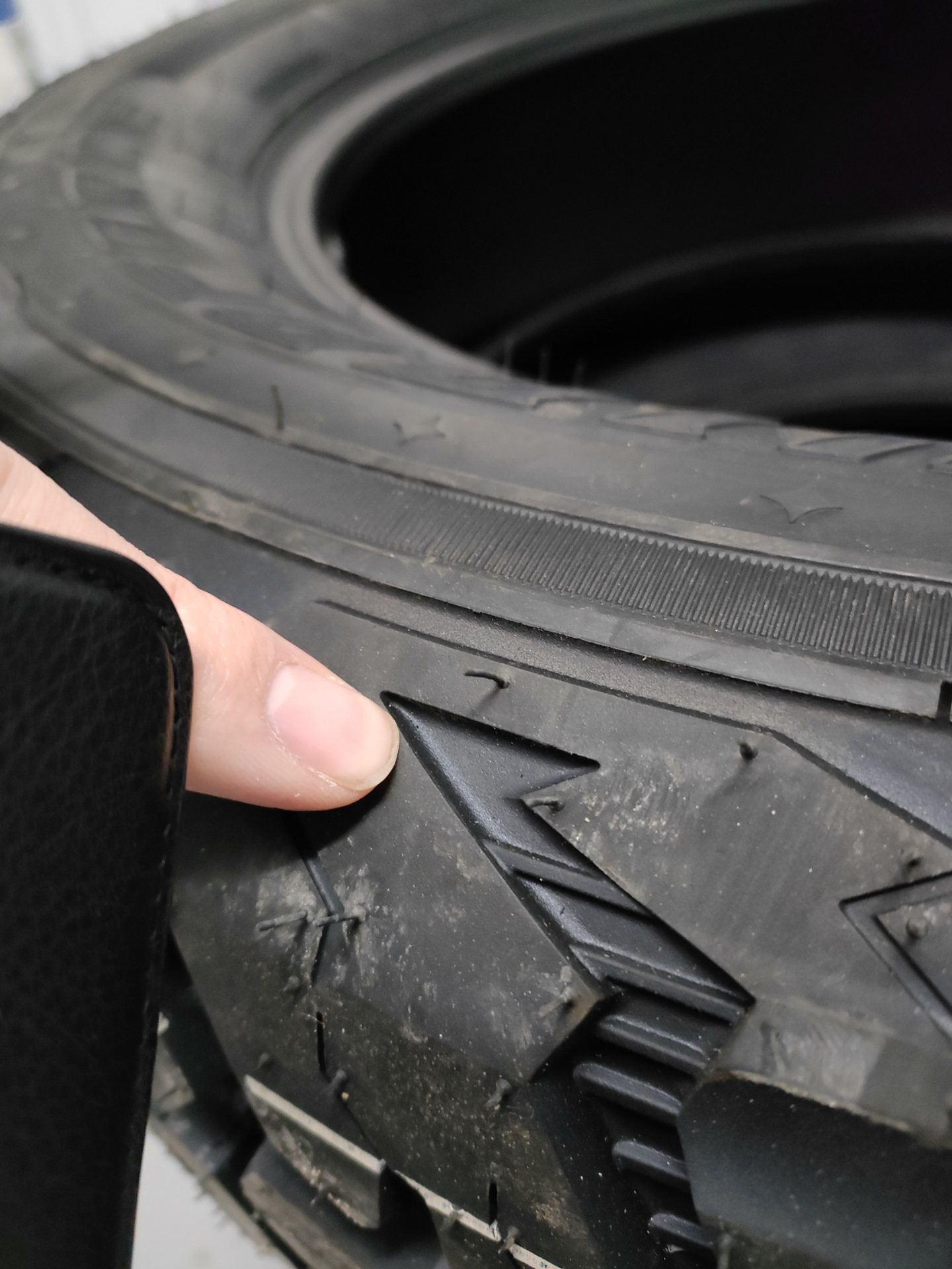 Windforce Catchfors AT2 275/60R20 — Lincoln Navigator (2G), 5,5 л, 2003 ...