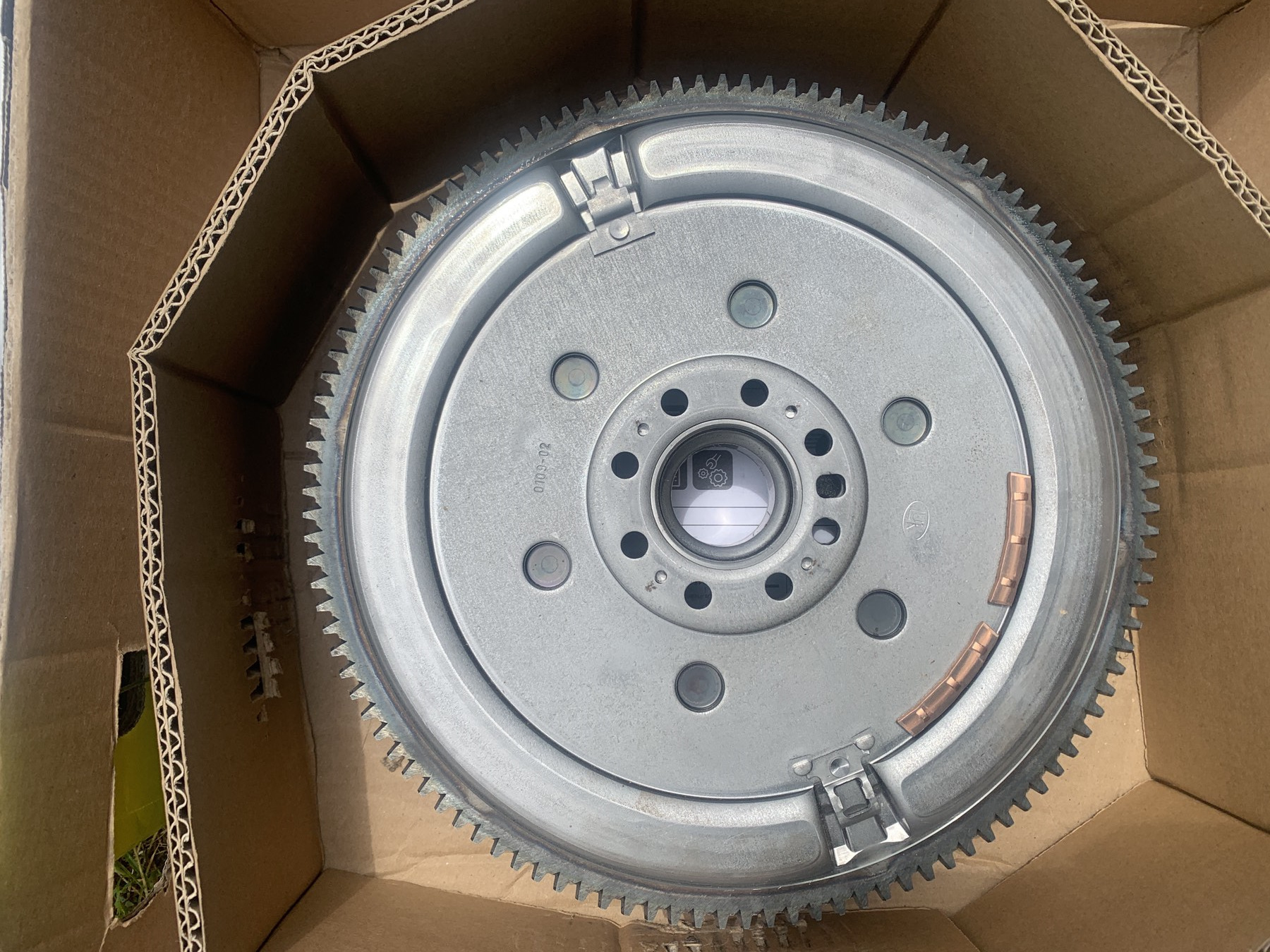 Замена маховика и комплекта сцепления — Ford Mondeo IV, 2 л, 2013 года ...