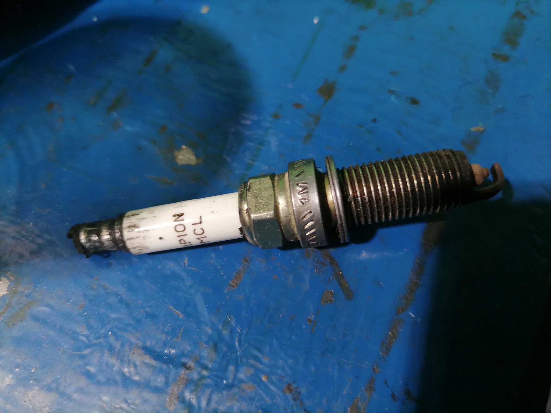 Свечи зажигания выбор — Renault Clio II, 1,2 л, 2002 года | запчасти ...