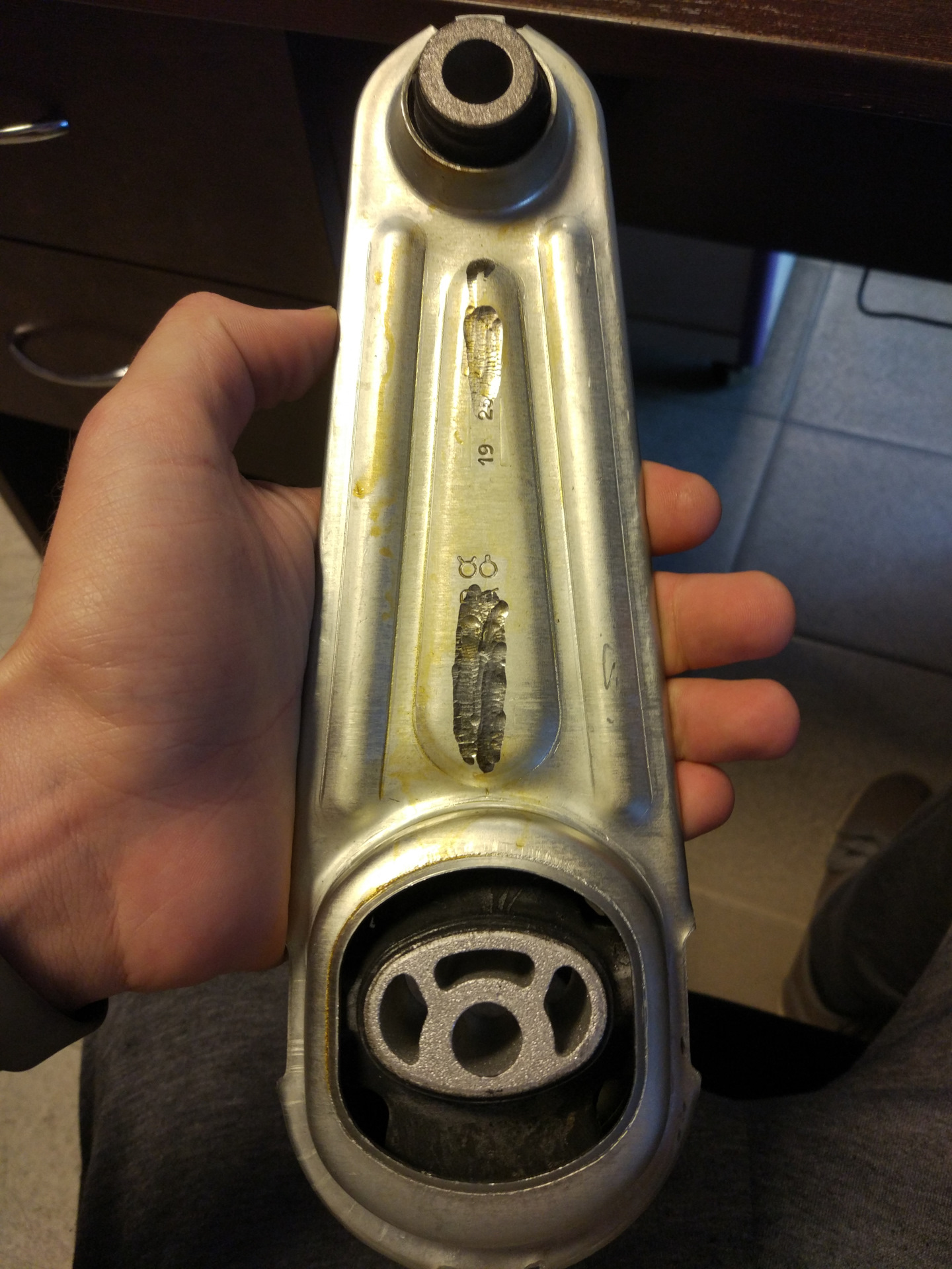 Нижняя подушка мотора — Renault Megane II, 1,5 л, 2004 года | запчасти ...