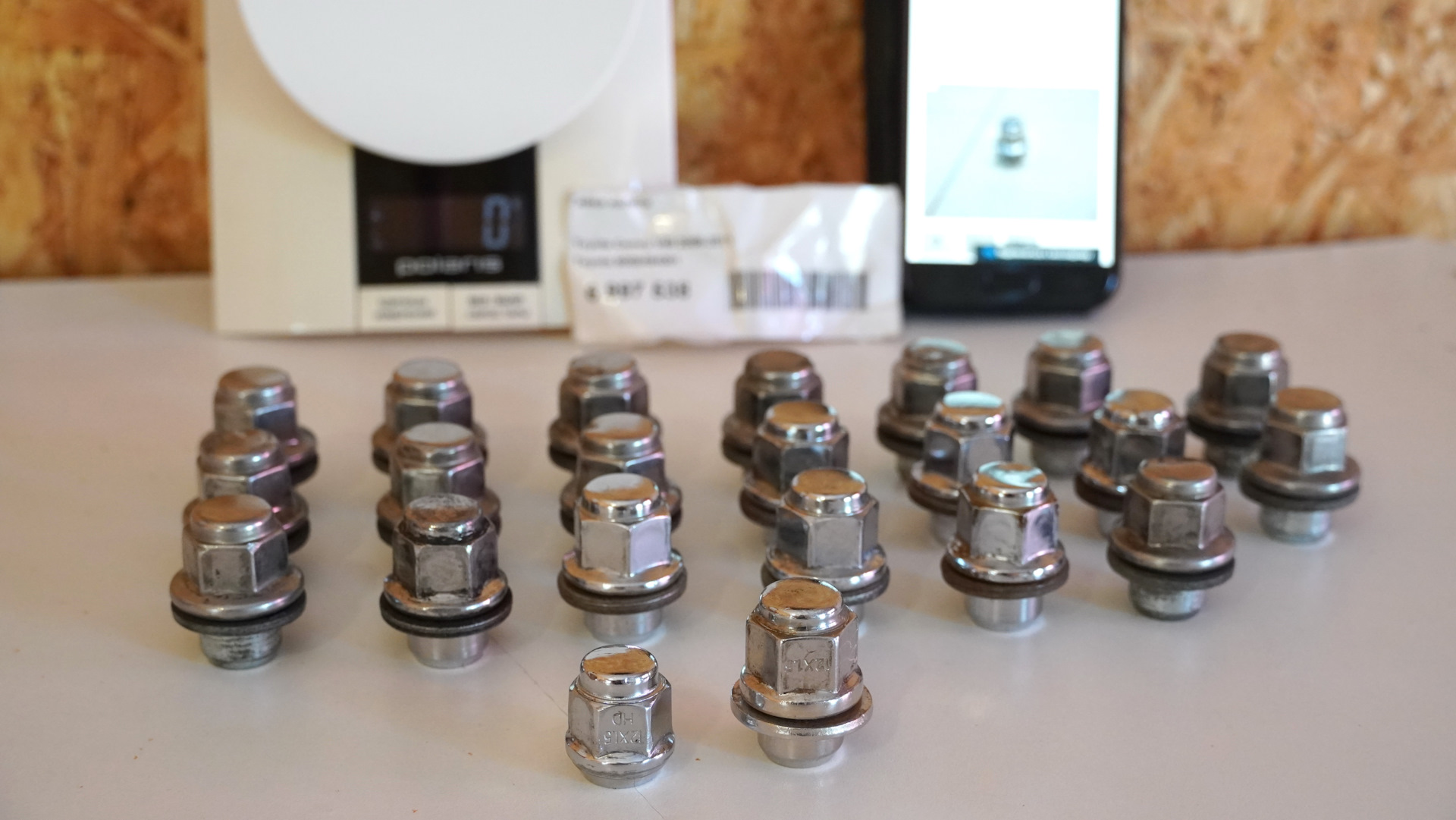 Купил б/у гайки от колес ТОЙОТА КАМРИ M12X1,5 | оригинал 9008494001 ...