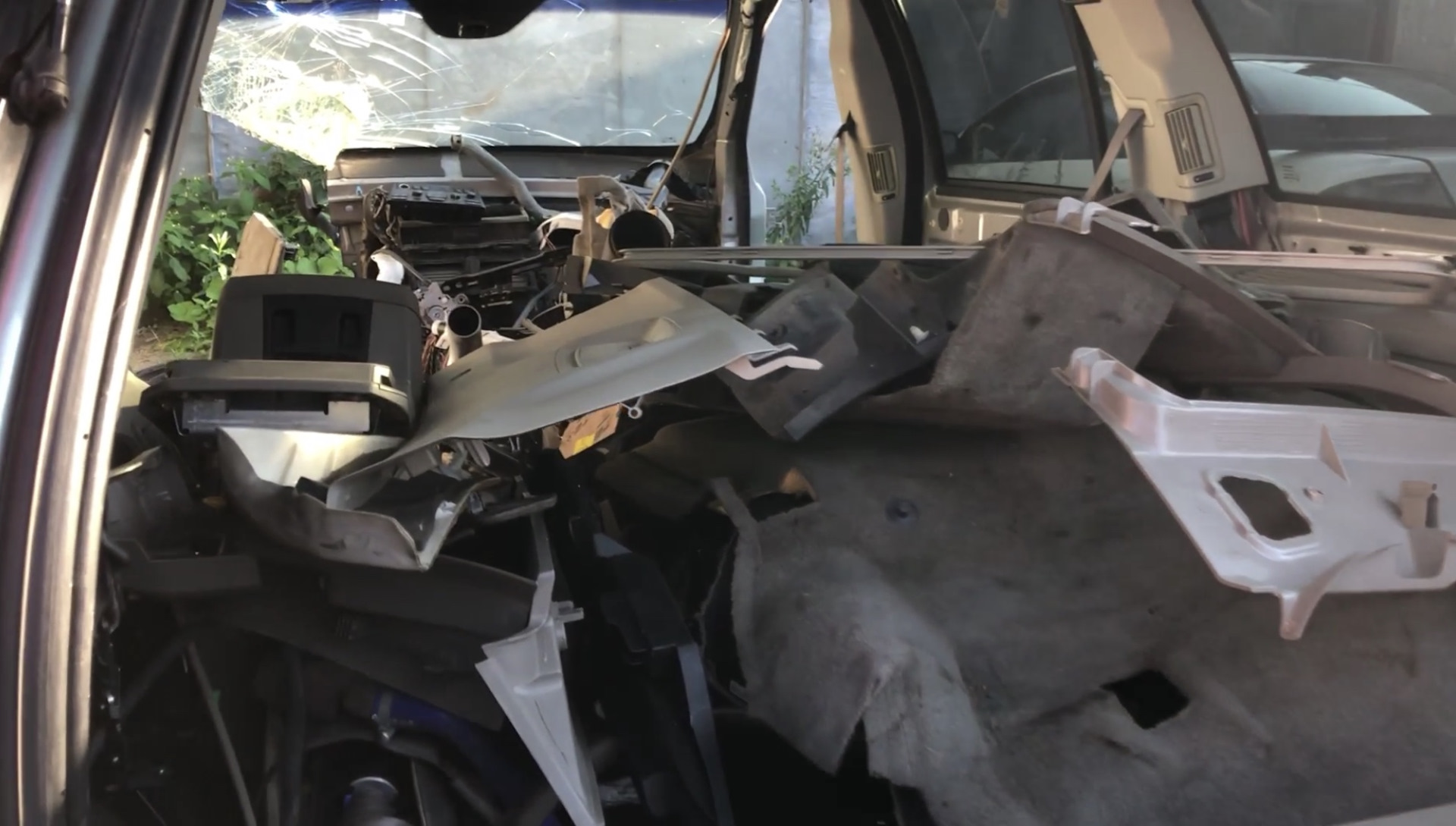 Детали для проведения жестяных и малярных работ — Volvo XC90 (1G), 2,5 ...