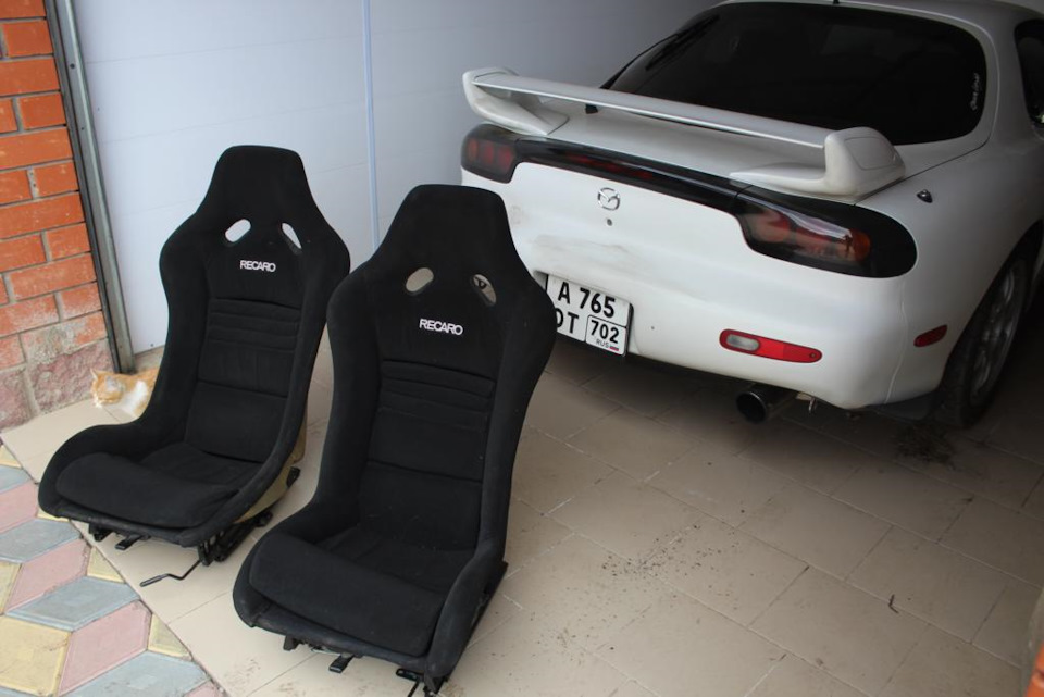 Ковши Recaro RZ — Mazda RX-7 (FD), 1,3 л, 2002 года | фотография | DRIVE2