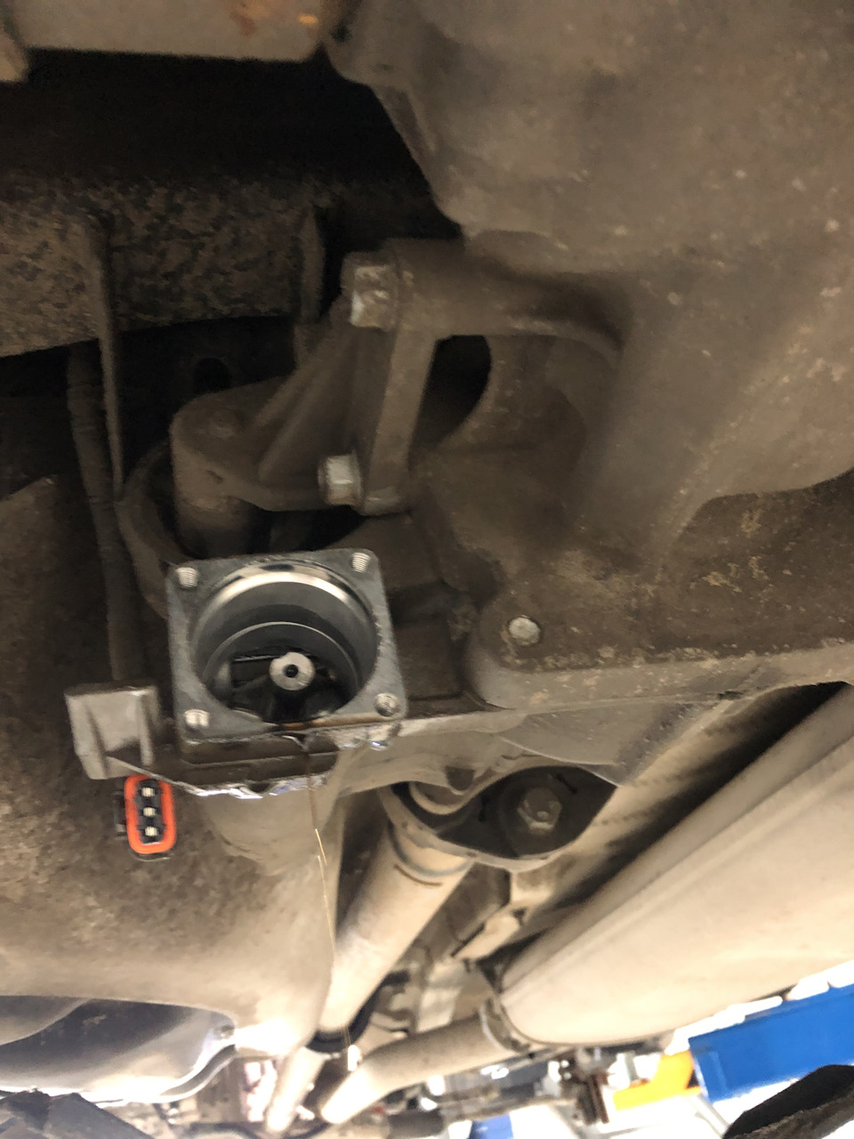 Обслуживание раздаточной коробки — Hyundai Santa Fe (3G), 2,2 л, 2016 ...