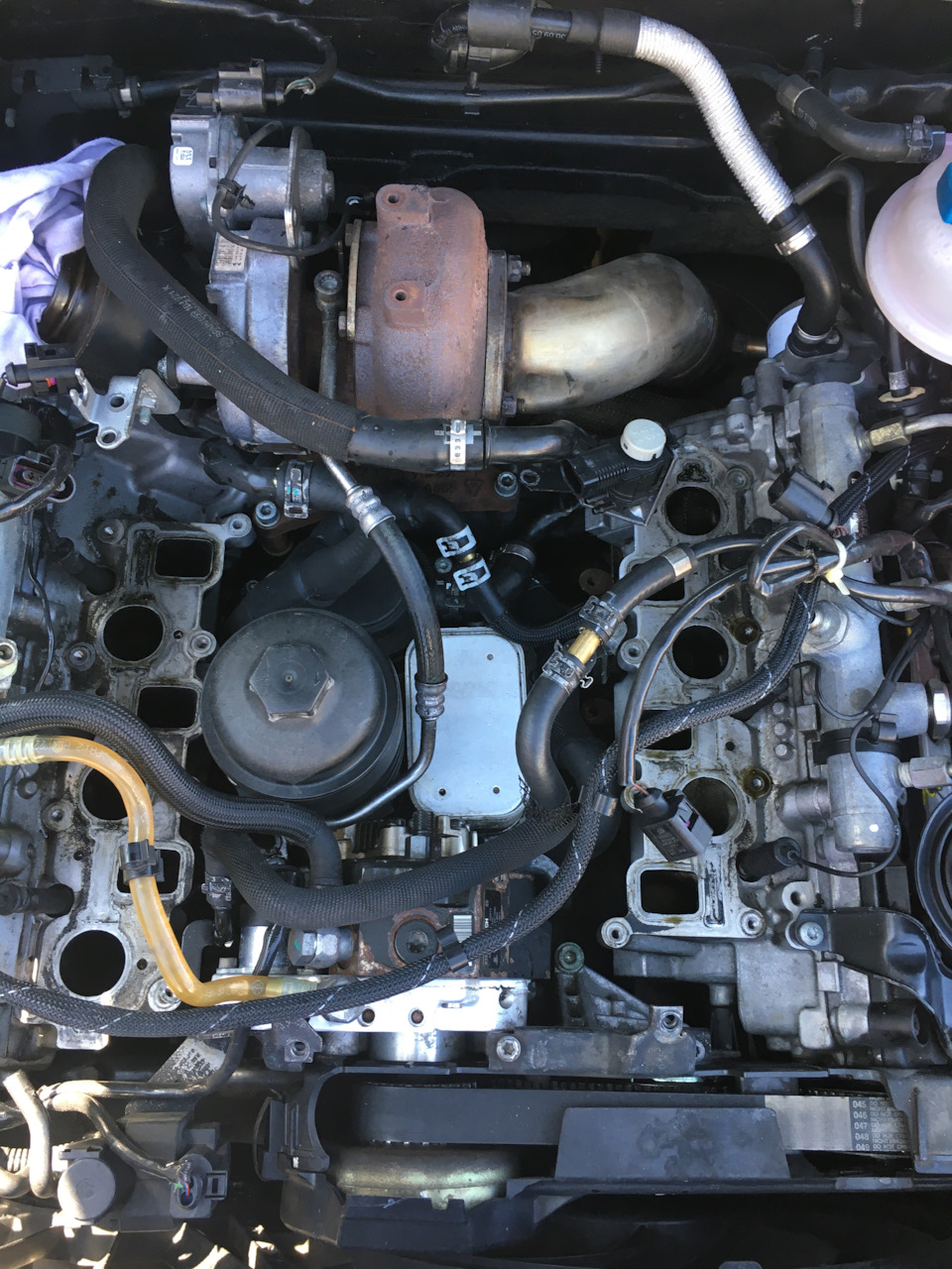 Замена всех прокладок в развале двигателя, замена крышек форсунок Ауди ...
