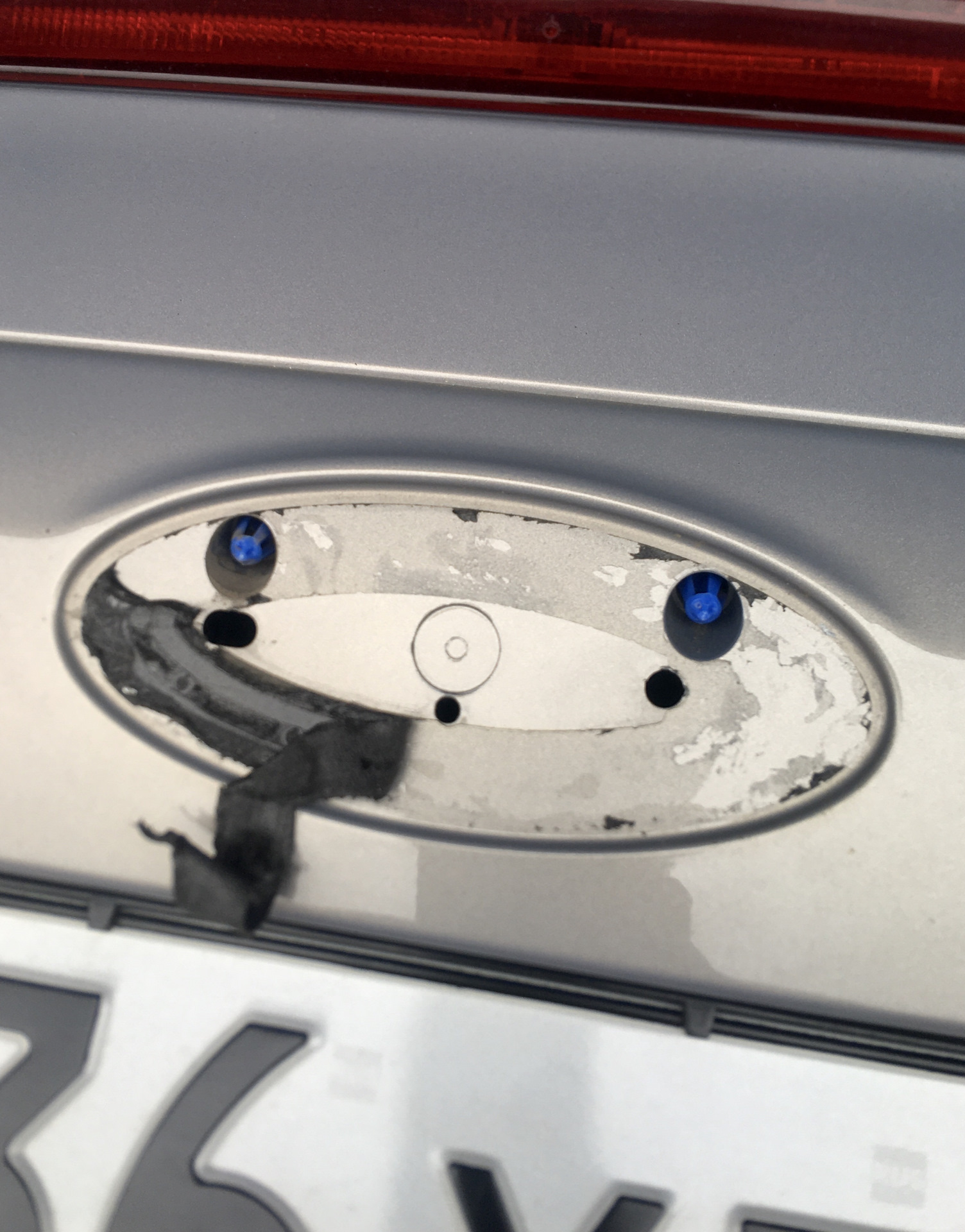 Обновил эмблему багажника — Ford Mondeo IV, 2 л, 2012 года | своими ...