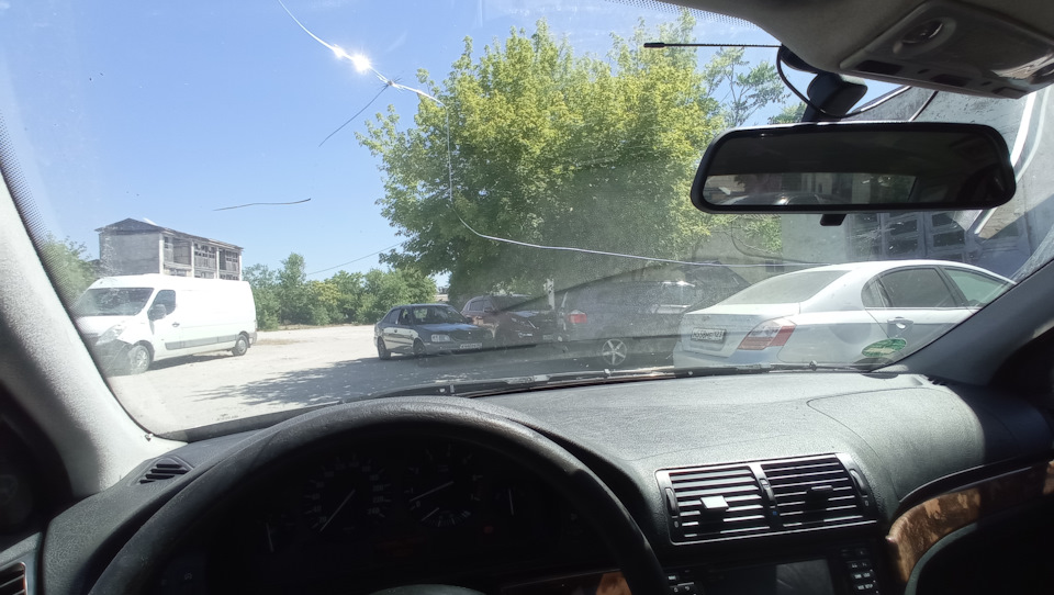 Замена лобового стекла Е39 — BMW 5 series (E39), 2 л, 1996 года ...