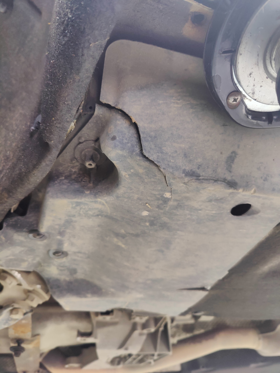 Замена левого переднего пыльника днища на Hillport AHP2354L — Audi Q5 ...