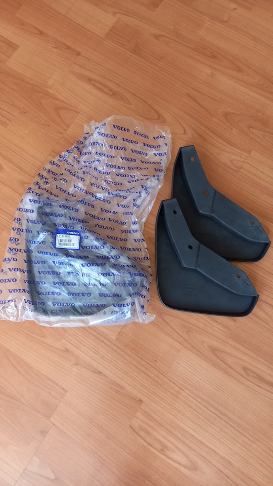 31435990 Брызговик Volvo XC60 Volvo | Запчасти на DRIVE2