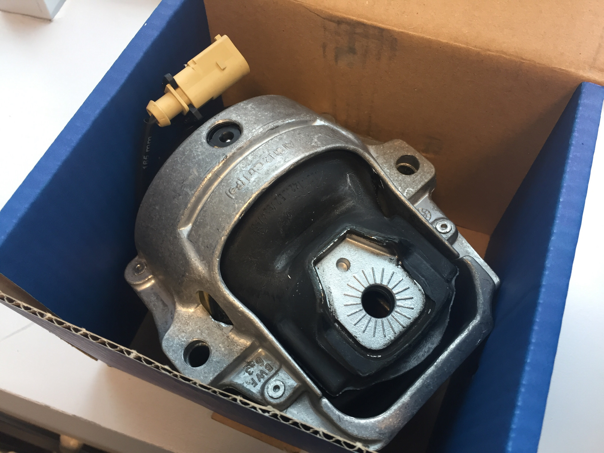 [ 104900 км] Гидроопоры двигателя — Audi A5 (1G), 2 л, 2012 года ...