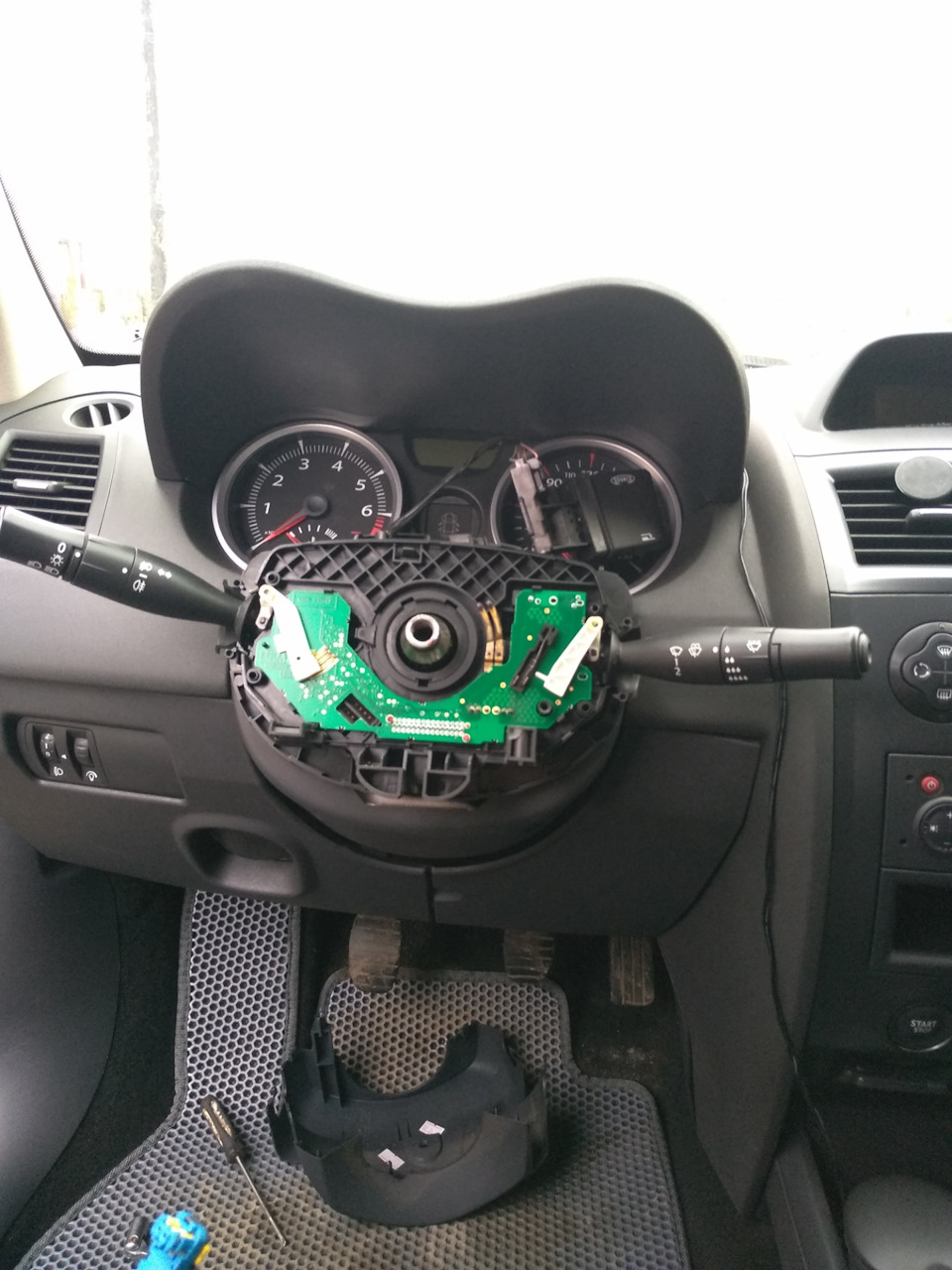 Шлейф подушки безопасности — Renault Megane II, 1,6 л, 2008 года ...