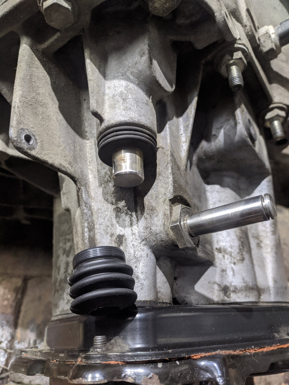 Замена сцепления, выжимного, масла, сальника штока кпп. — Ford Focus ...