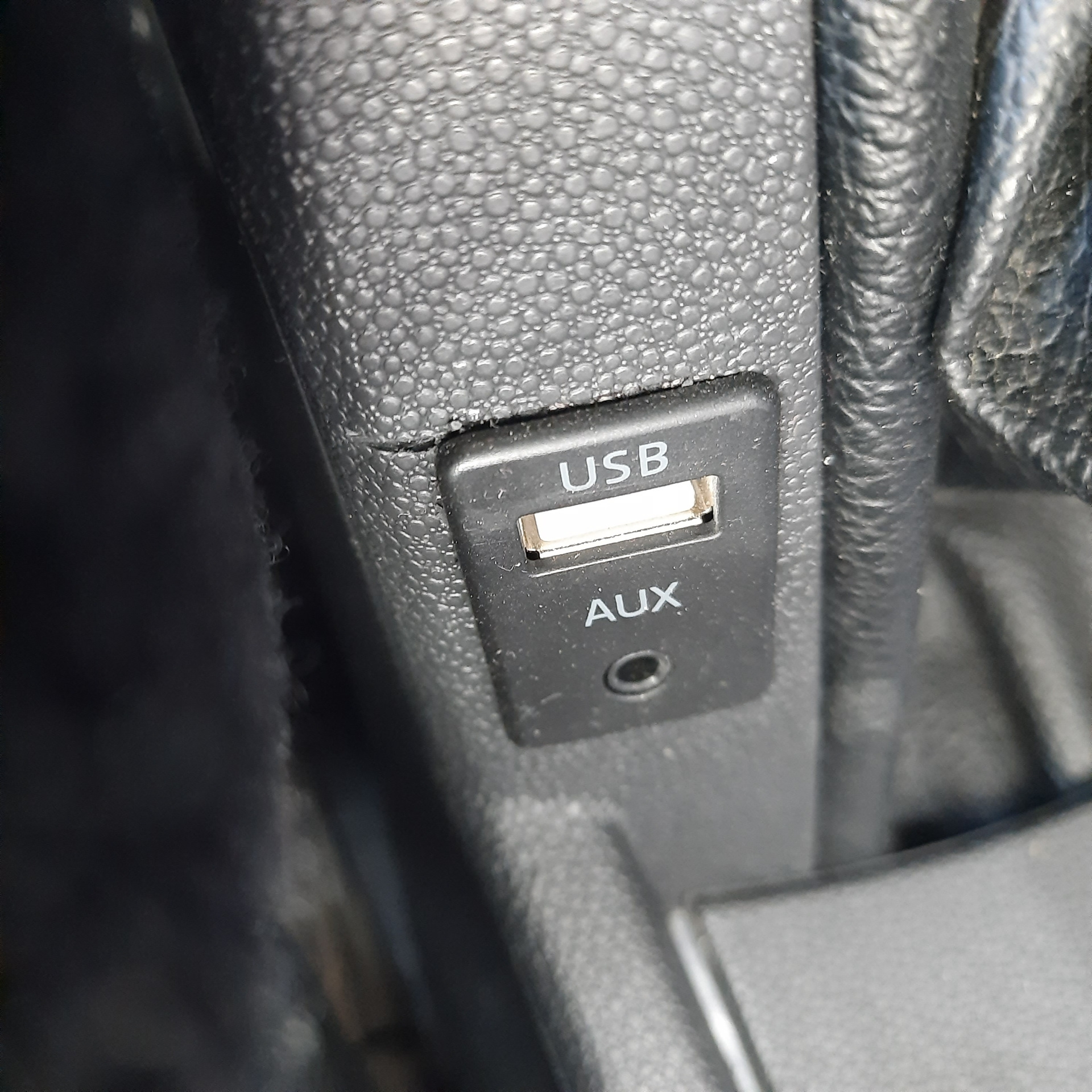 Перенос AUX и установка USB Opel Astra H — Opel Astra H, 1,8 л, 2011 ...