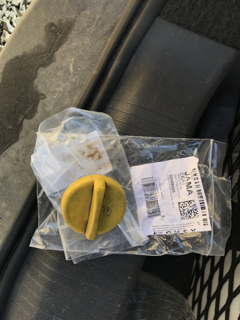 55566555 Крышка маслозаливной горловины двигателя GM | Запчасти на DRIVE2