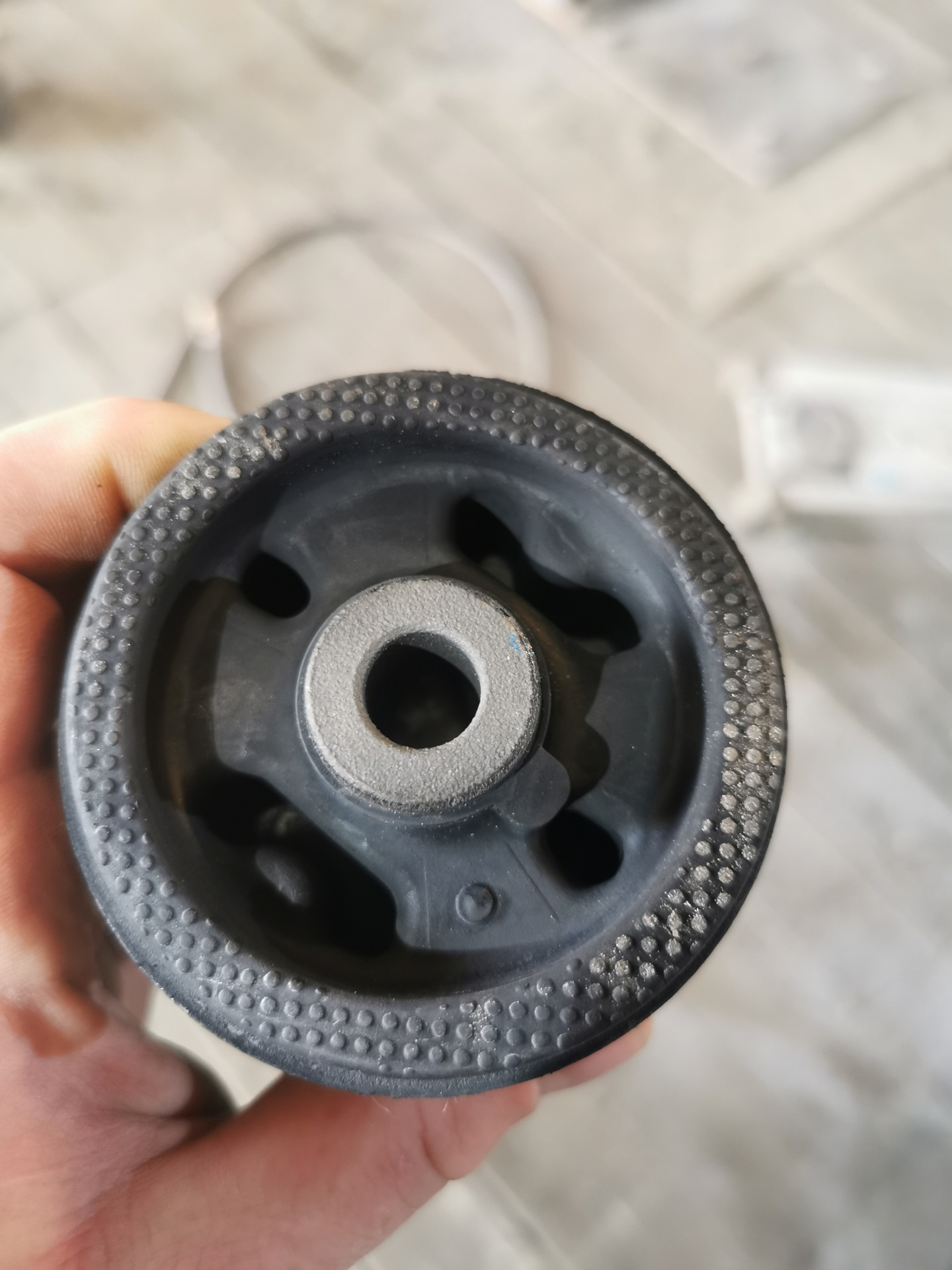 Замена саленблоков задний балки и замена антифриза — Nissan Note (1G ...