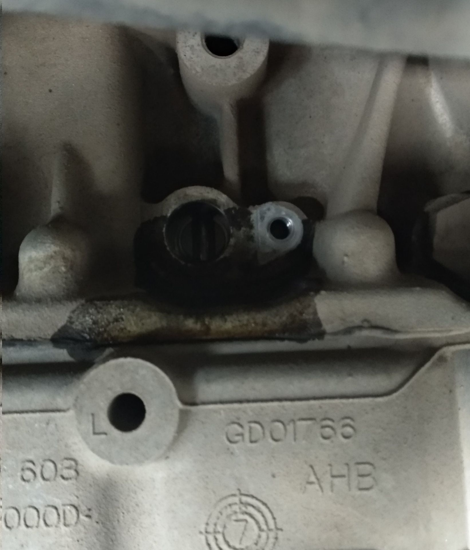 Замена клапана управления давления масла — Skoda Kodiaq (1G), 1,4 л ...