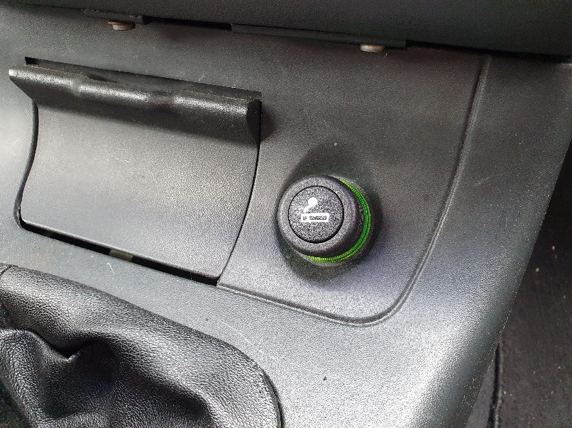 Разъём прикуривателя нового образца — Lada 21113, 1,5 л, 2000 года ...