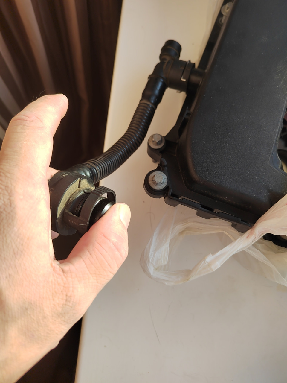 Выявление не исправности углового клапана трубки вкг Опель Астра и ее ...