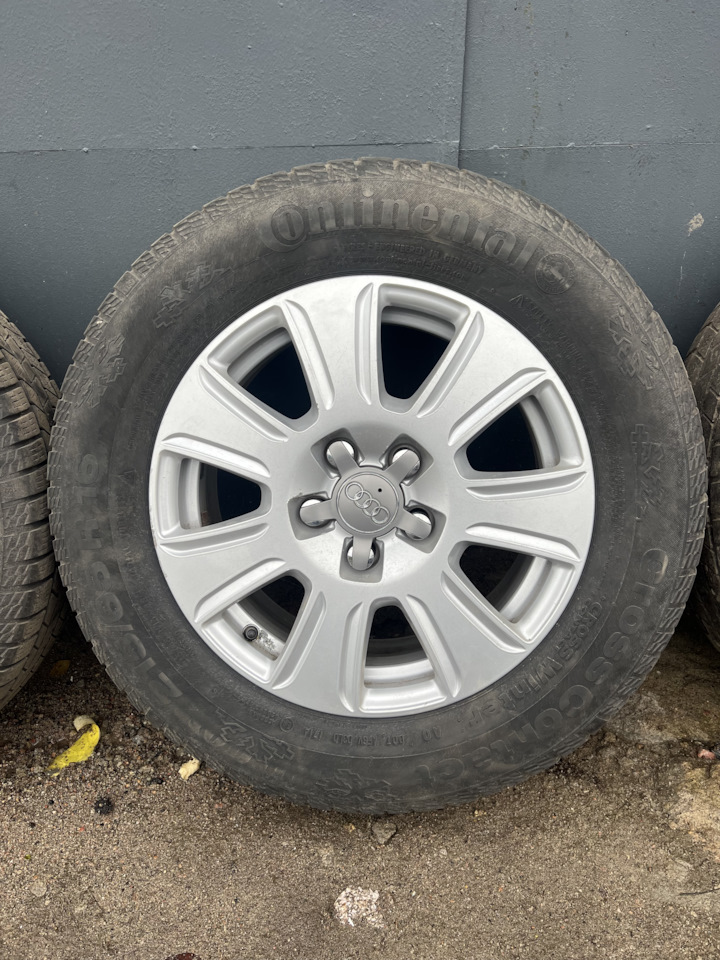 Шины зимние нешипованные Continental 215/65 R16, кованые диски Audi 6 ...