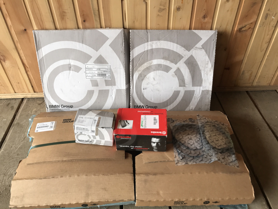 Замена тормозных дисков «в круг» — BMW 5 series (F10), 3 л, 2010 года ...