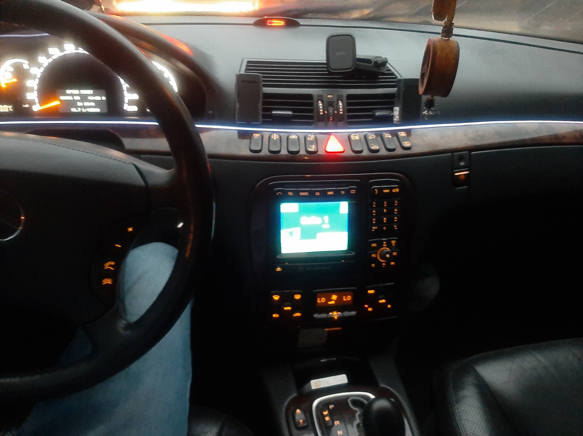 Немножко неона в МВ w220 — Mercedes-Benz S-Class (W220), 4,3 л, 1999 ...