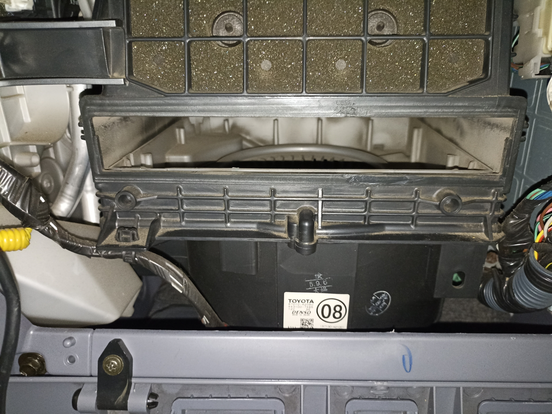 Стали потеть стекла внутри. — Toyota RAV4 (II), 2 л, 2003 года | своими ...