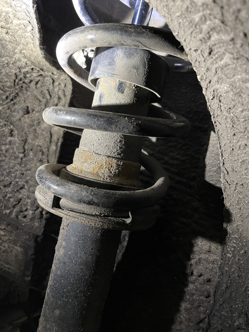 Замена задних пружин — BMW 5 series (F10), 3 л, 2013 года | визит на ...