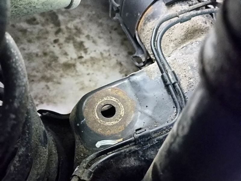 ⚒Замена отбойника задней балки (развалился) — Peugeot 2008 (1G), 1,6 л ...