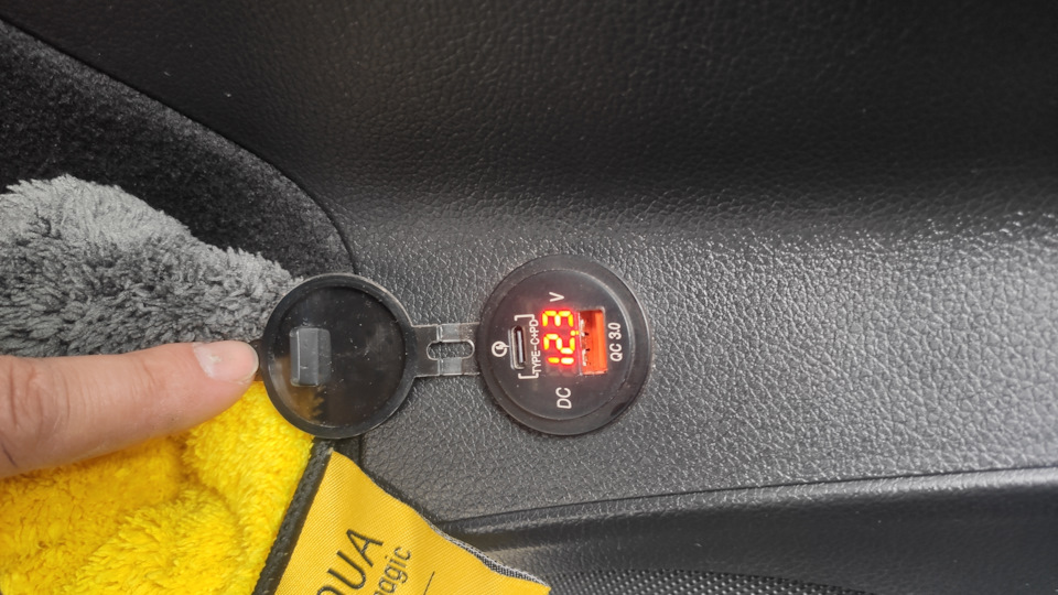 USB зарядка для пассажиров — KIA Rio (3G), 1,6 л, 2016 года ...