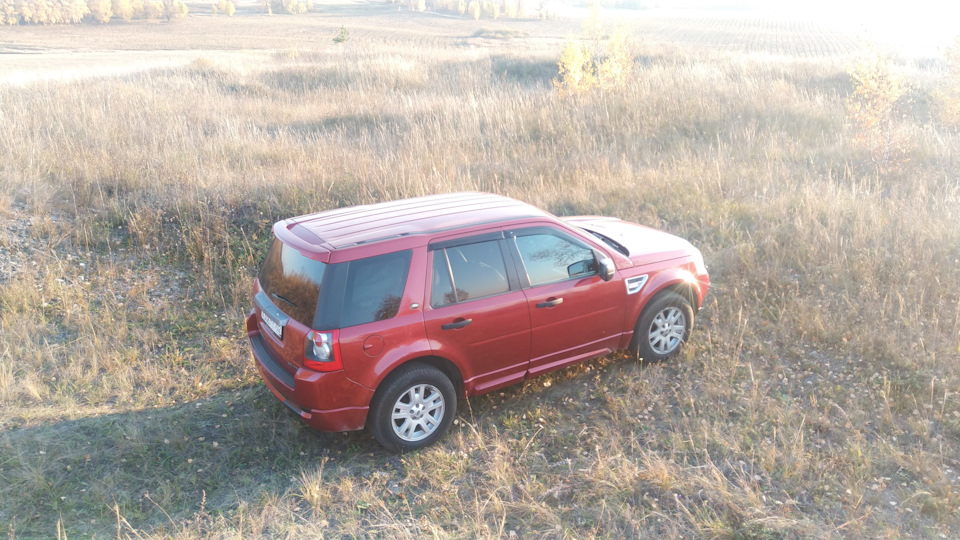 Крышка крюка в переднем бампере. — Land Rover Freelander 2 (L359), 2,2 ...