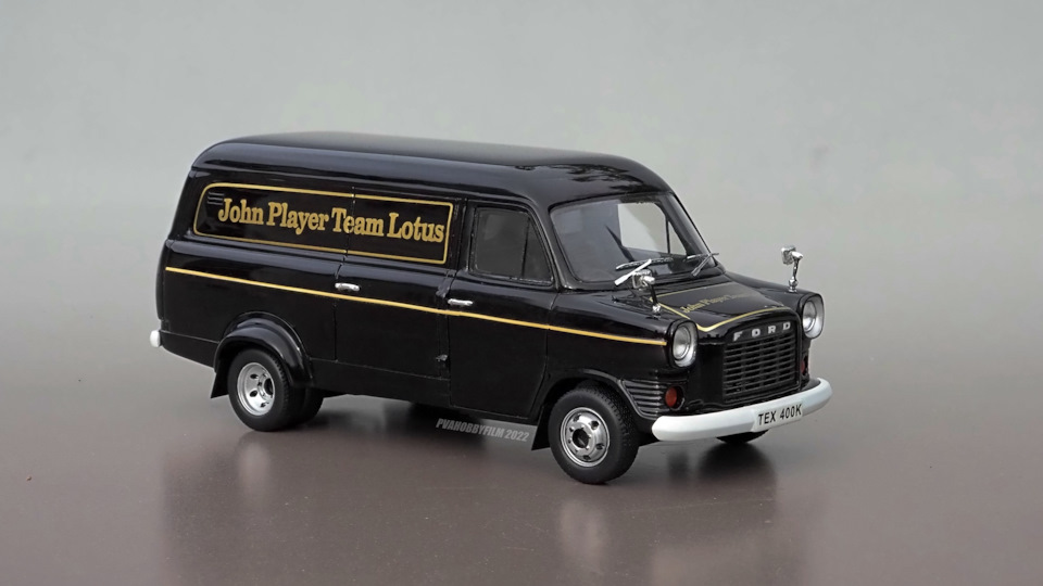 Ford Transit Team Lotus, 1973 (1/43 Spark #S2697) + Lotus 72D Ford JPS ...