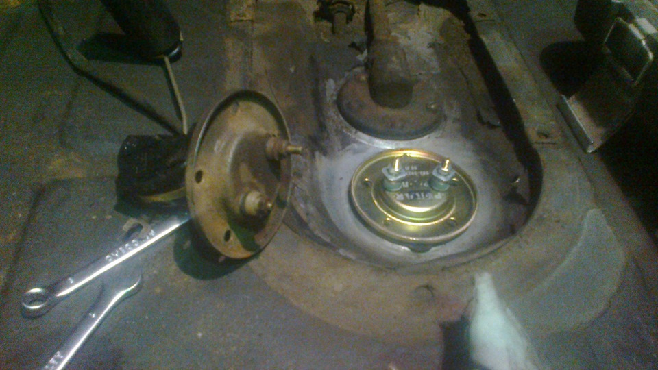 Замена датчика топливного уровня — ГАЗ 31105, 2,3 л, 2006 года | своими руками | DRIVE2