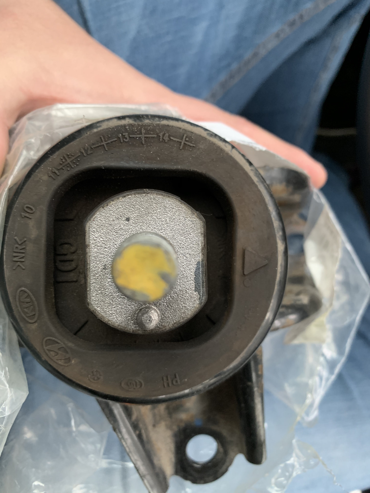 Замена правой подушки ДВС — Hyundai i30 (2G), 1,6 л, 2014 года | визит ...