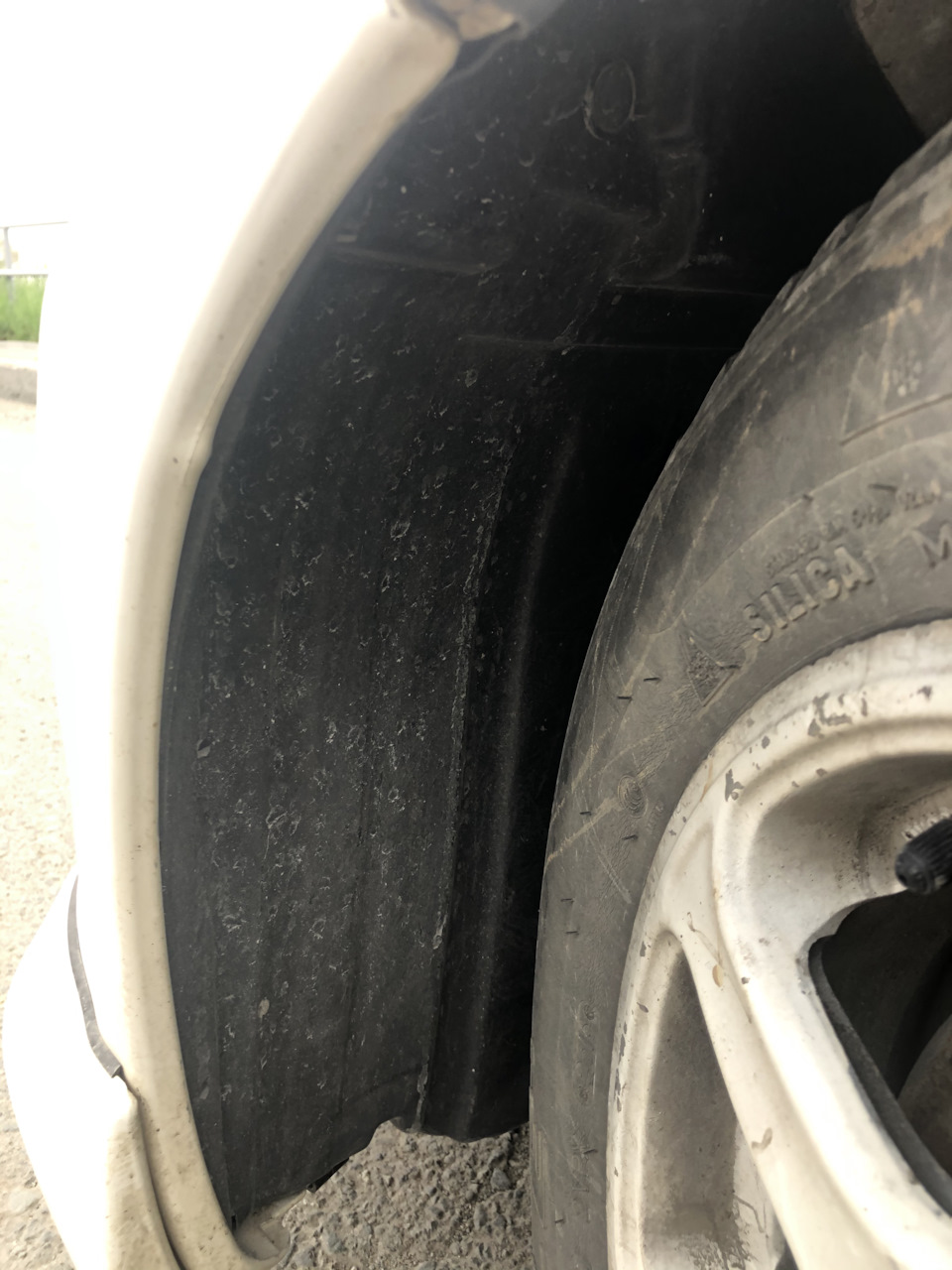 Замена подкрылков и защиты двигателя. — Toyota Vitz (10), 1 л, 2000 ...