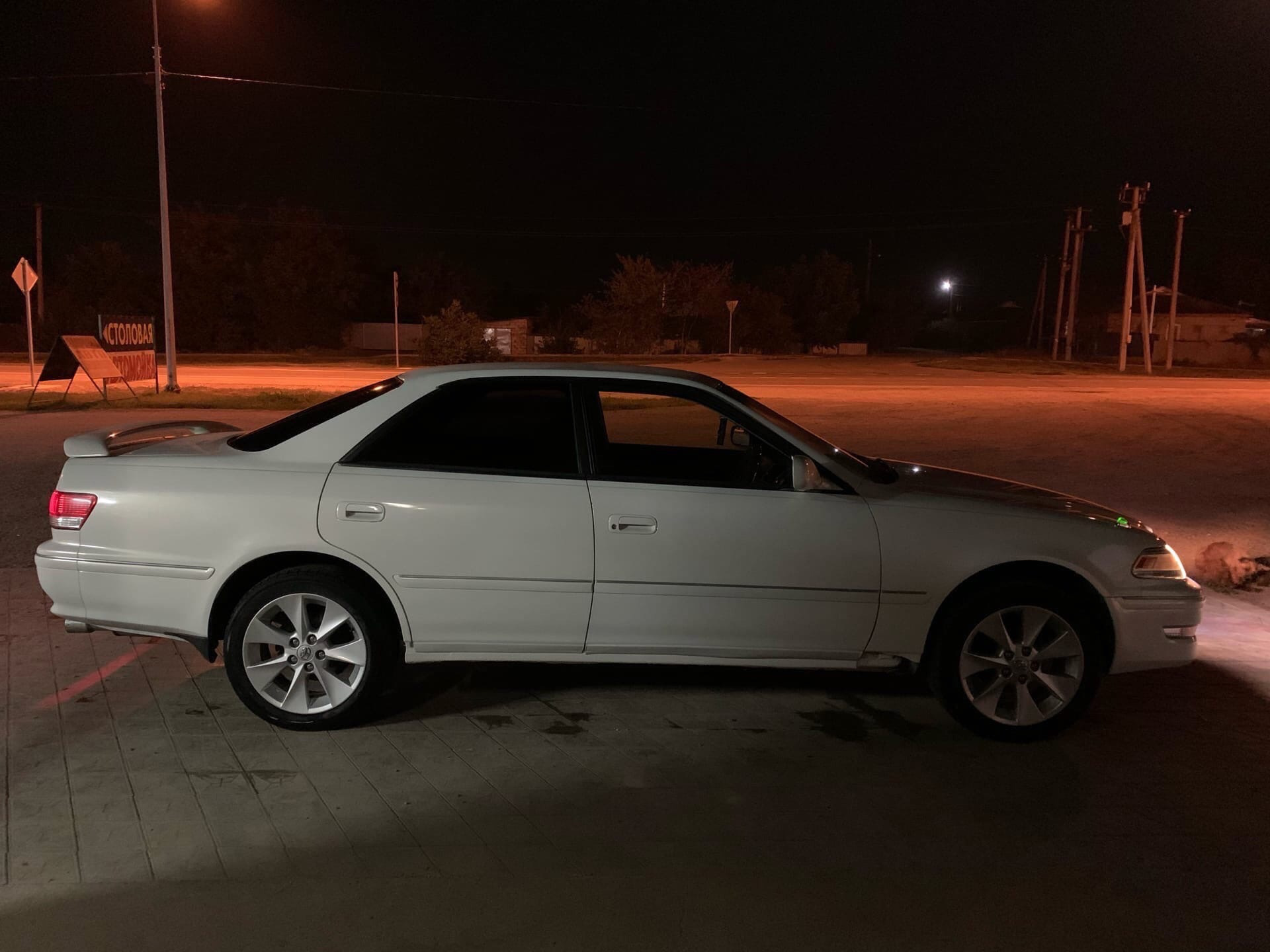 Установка спойлера на Mark II GX100 — Toyota Mark II (100), 2 л, 1999 года | тюнинг | DRIVE2